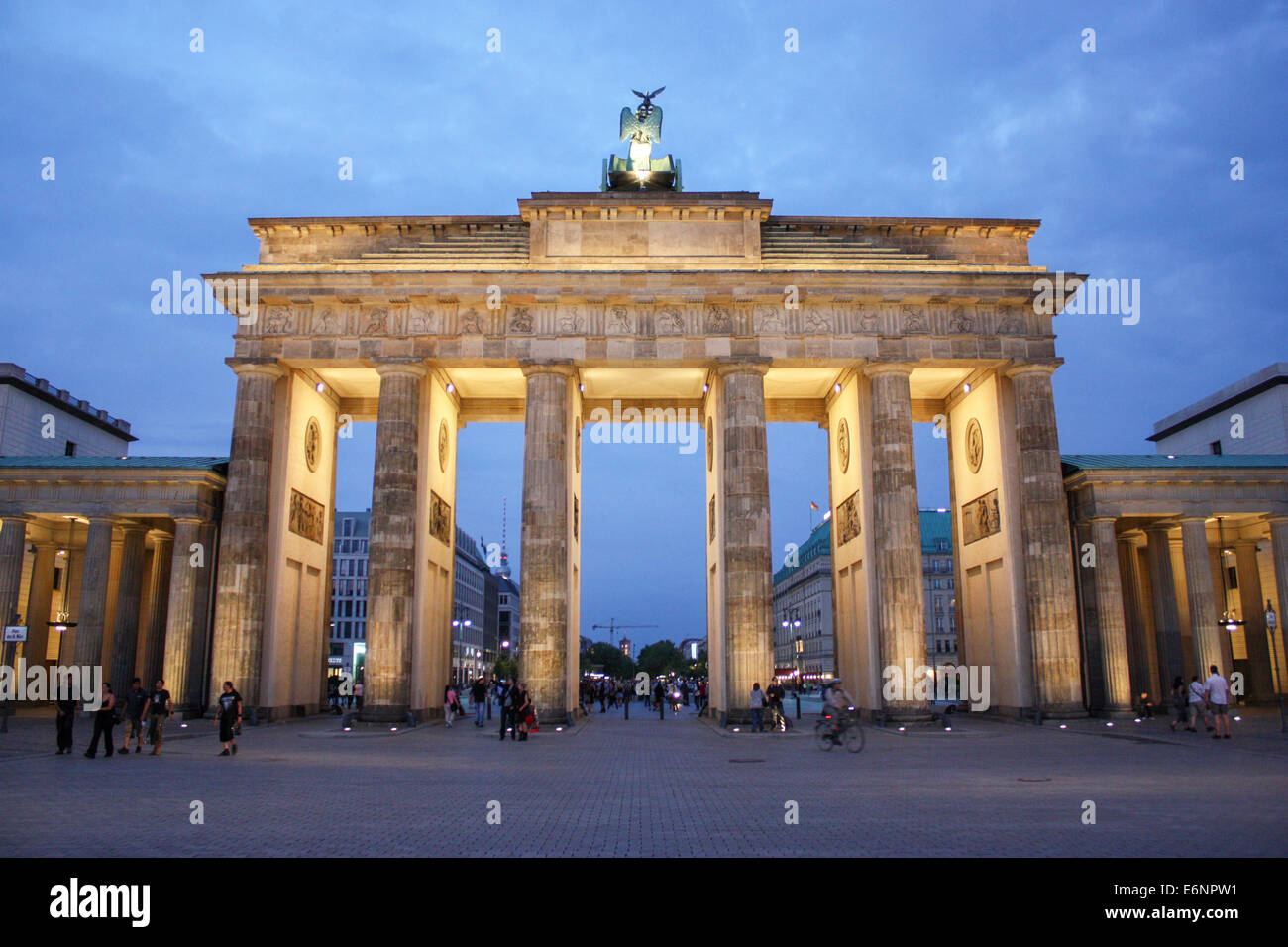 Germany: Berlin's Brandenburg Gate seen from the west. Photo from 09 ...