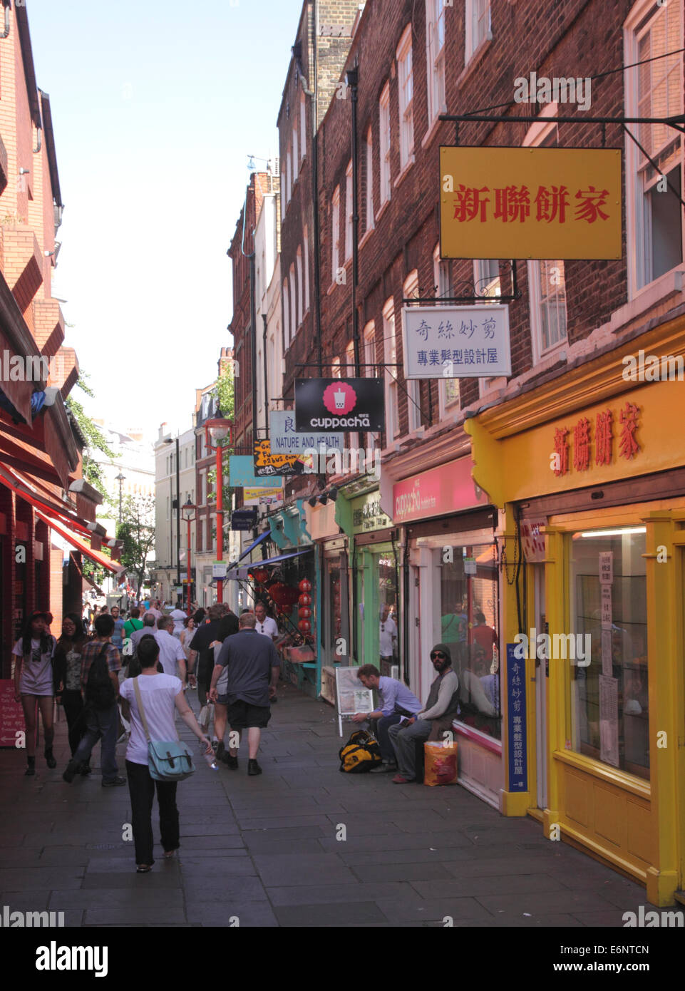 Soho alleyway london england uk hi-res stock photography and images - Alamy