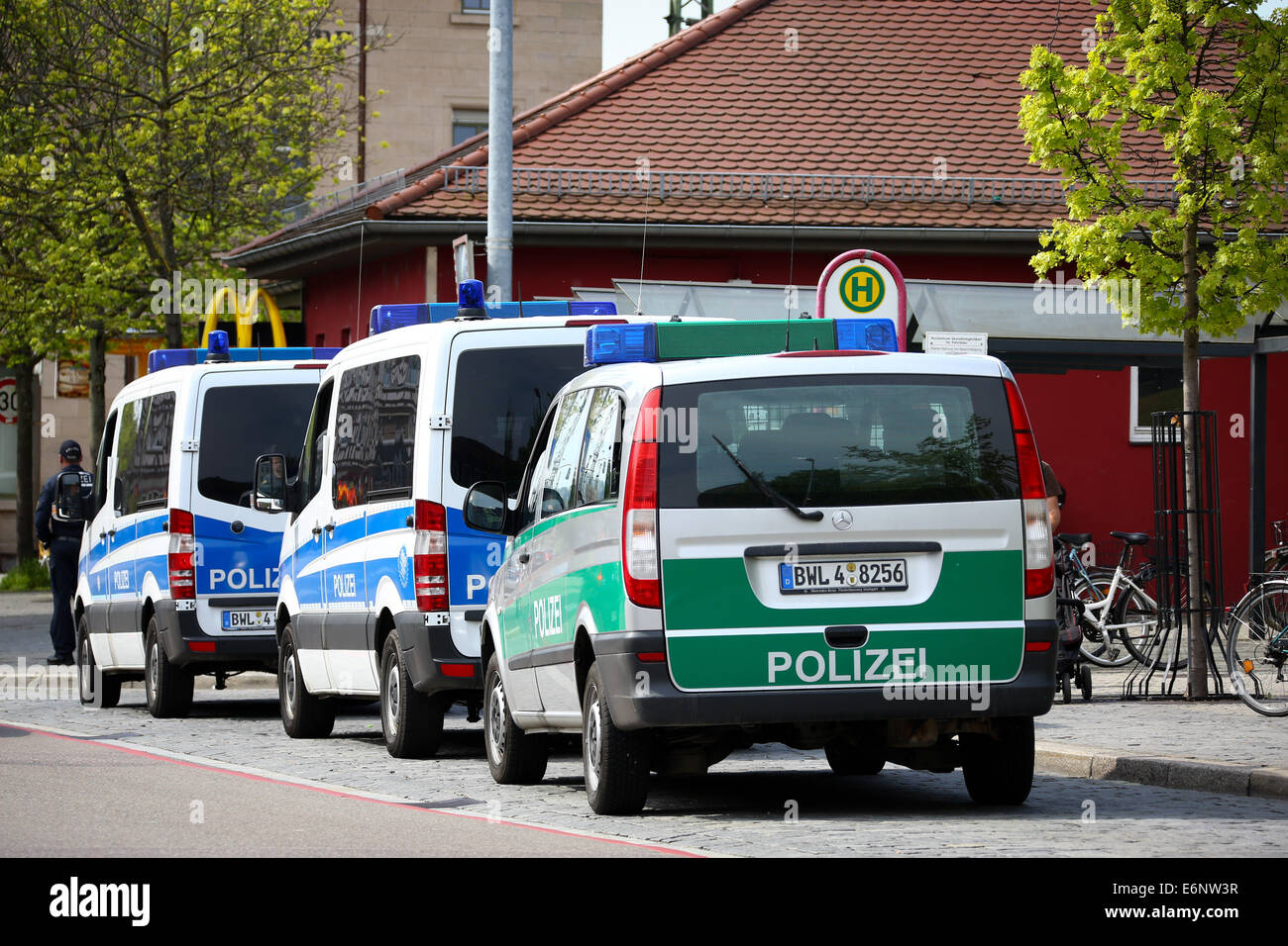 Mercedes polizeiwagen hi-res stock photography and images - Alamy