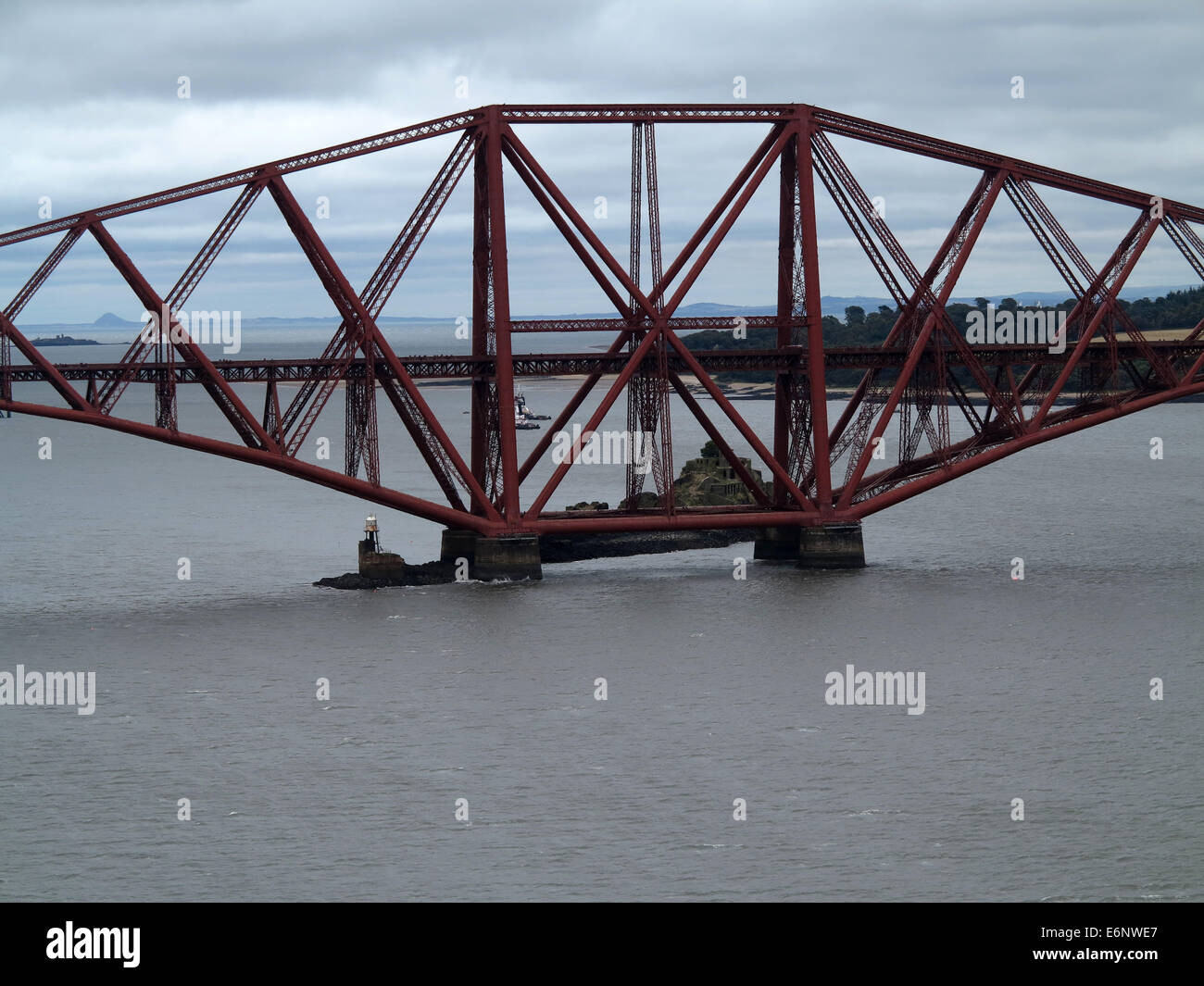 Forth Bridge - cantilever railway bridge - Between North and South ...