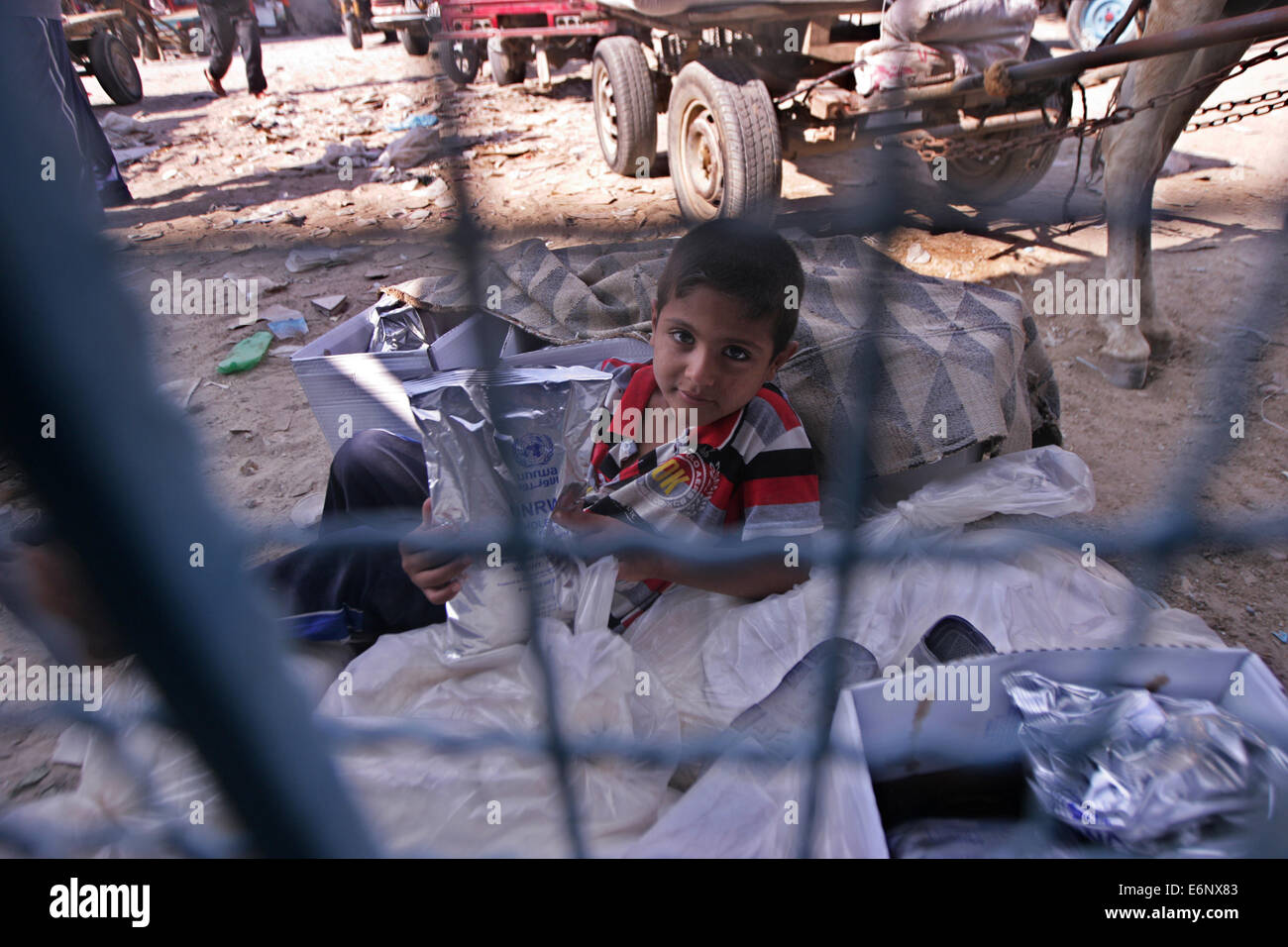 Rafah, Gaza Strip. 28th Aug, 2014. A Palestinian child recumbent ...