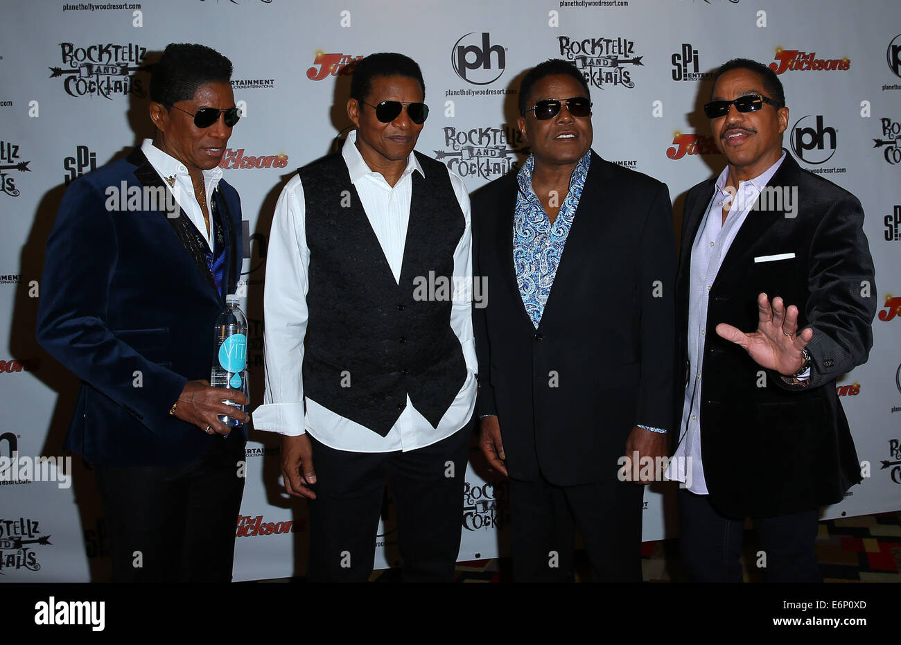 Red Carpet for RockTellz and Cocktails Presents The Jacksons at Planet ...