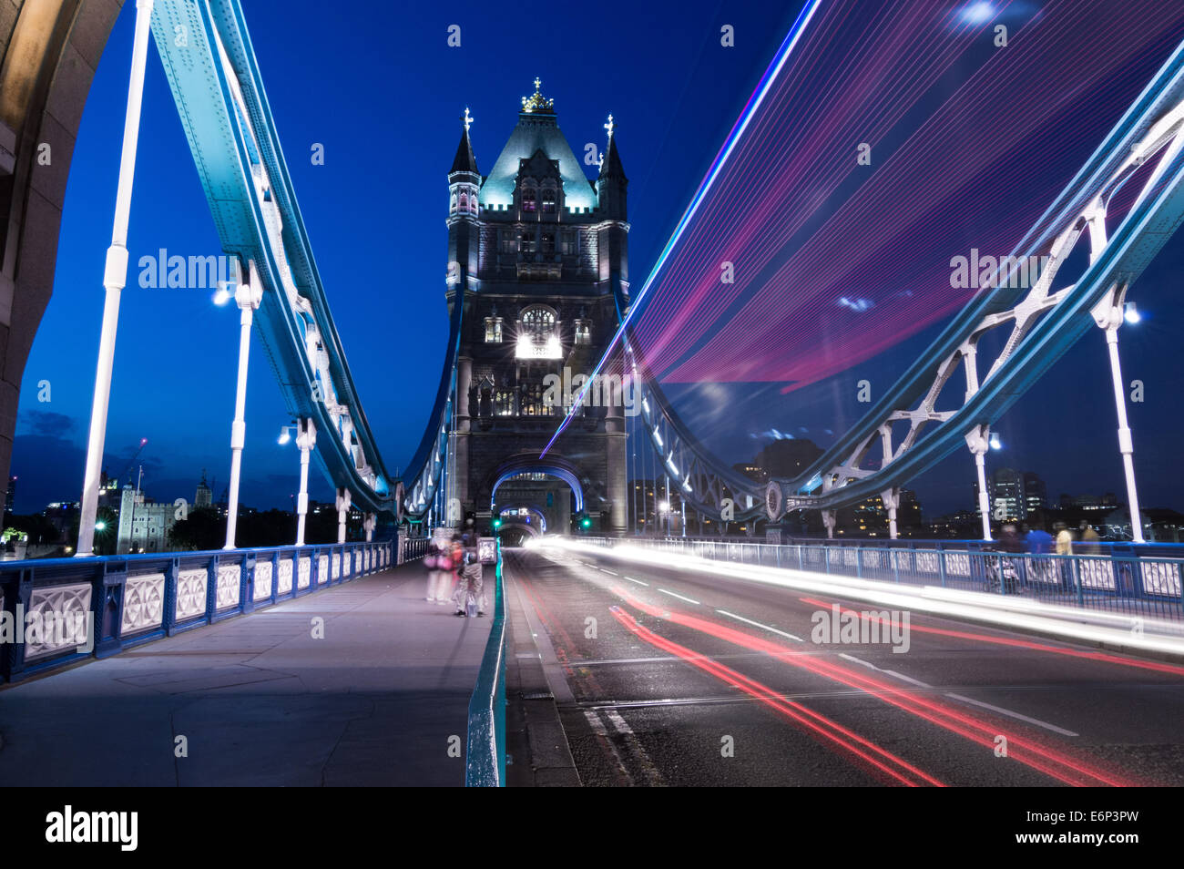 Bridge light painting hi-res stock photography and images - Alamy