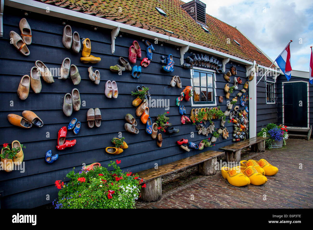 Colourful Craft Shop, Zaanse Schans, Amsterdam, Holland Stock Photo - Alamy