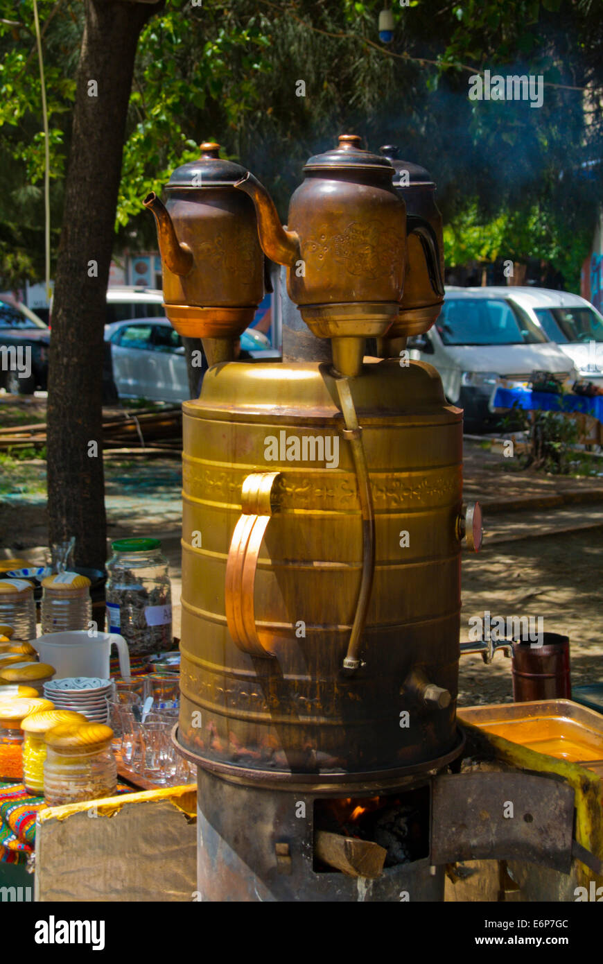 Traditional tea pot kettle, Karaköy waterfront, central Istanbul ...