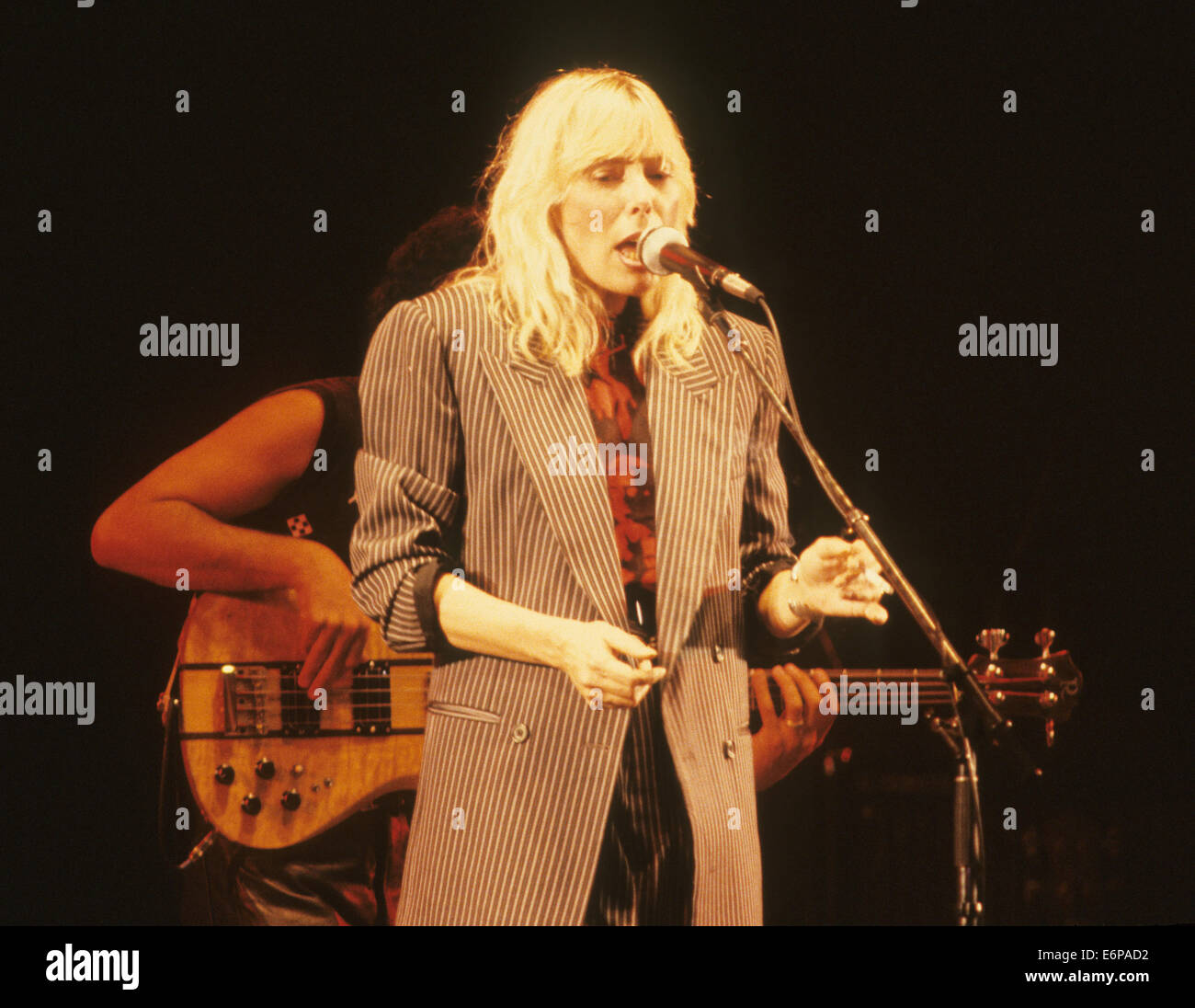 The canadian singer hi-res stock photography and images - Alamy