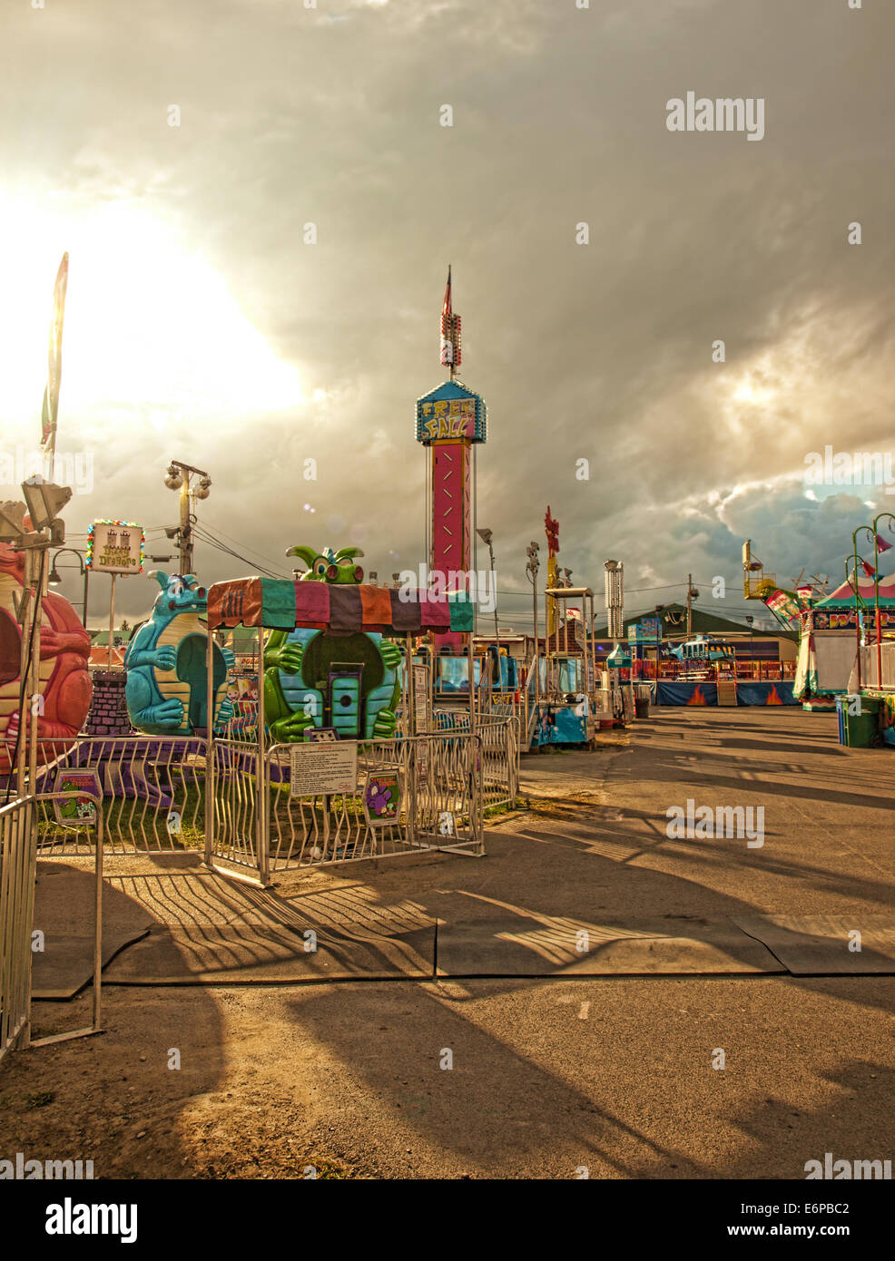 Midway carnival hi-res stock photography and images - Alamy