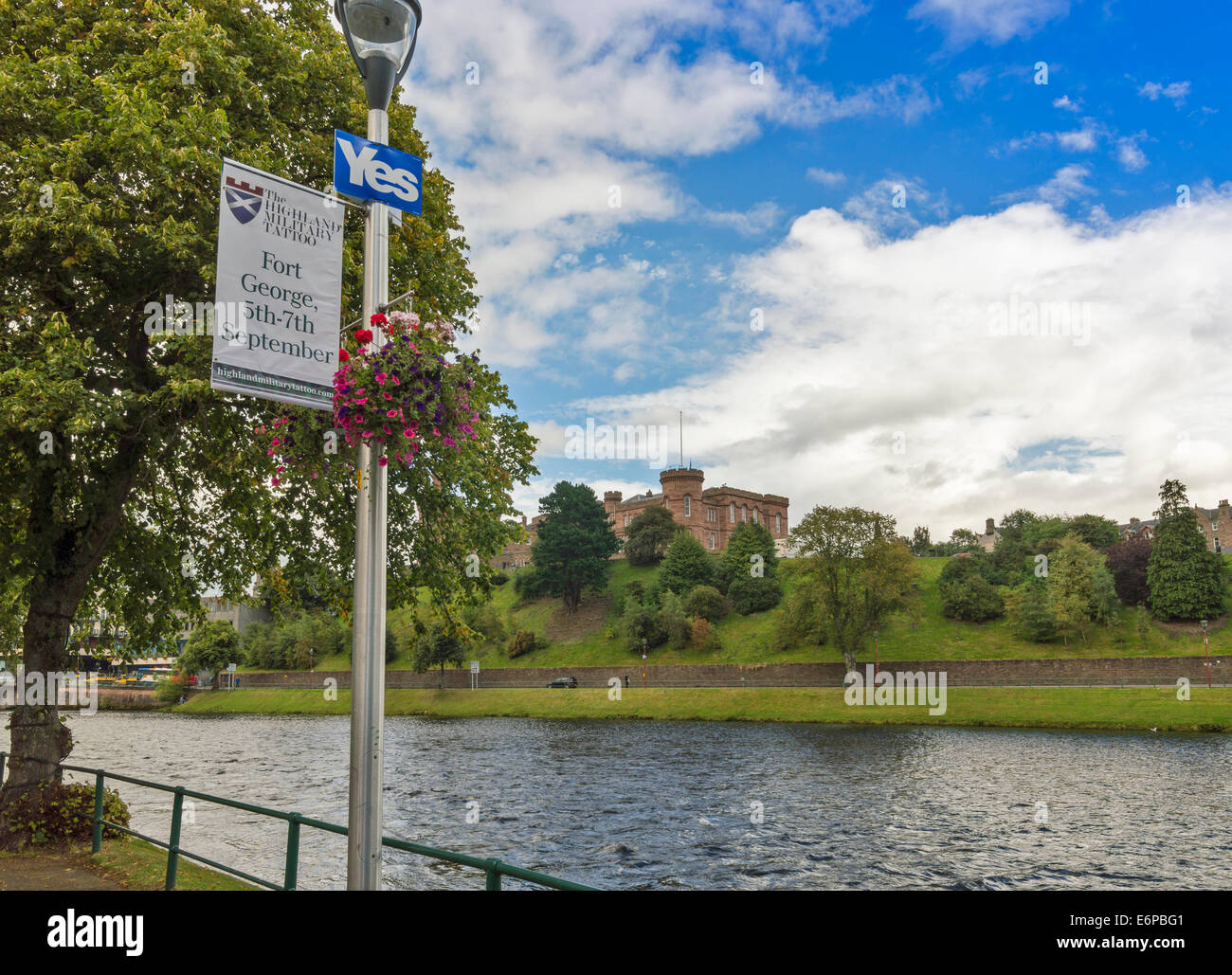 Loch ness sign hi-res stock photography and images - Alamy