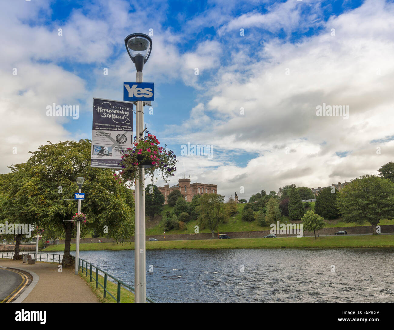 SCOTTISH INDEPENDENCE REFERENDUM 2014 YES SIGNS ALONG THE RIVER NESS ...