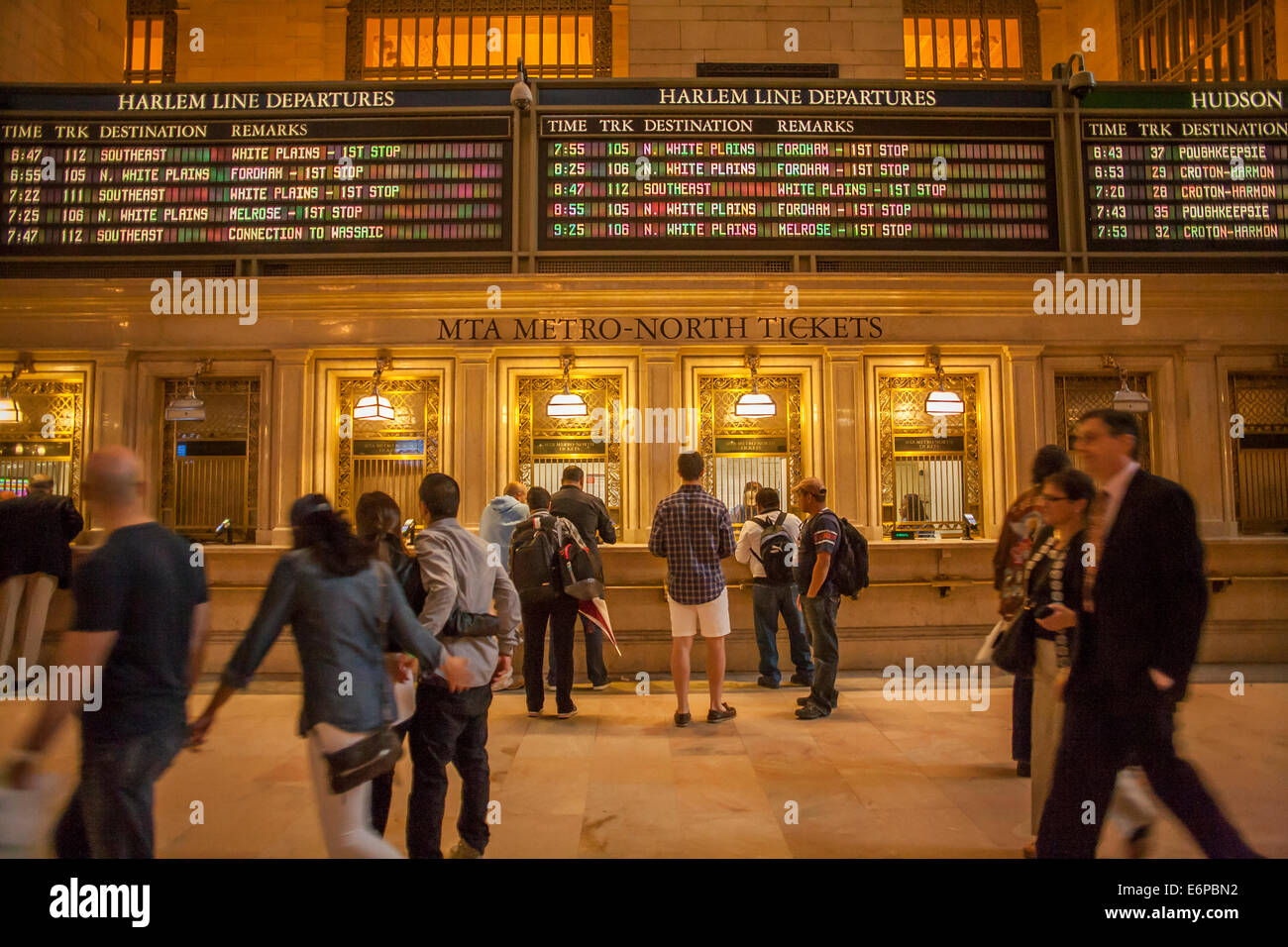 Manhattan trains hi-res stock photography and images - Alamy