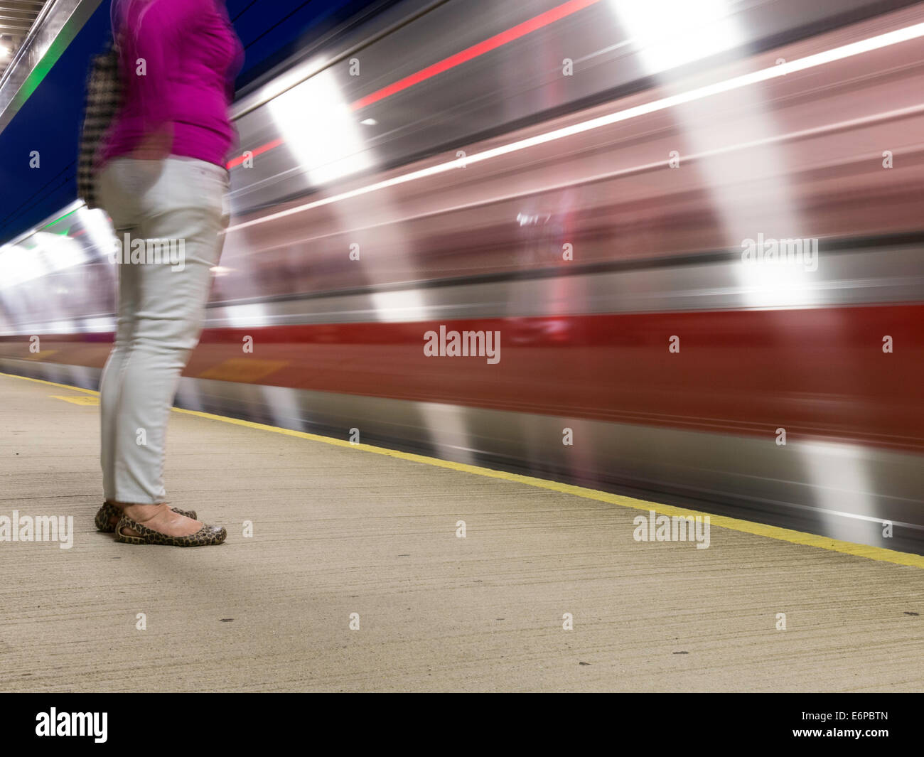 Metro North passenger train Arriving Riverside Station, Riverside, CT ...