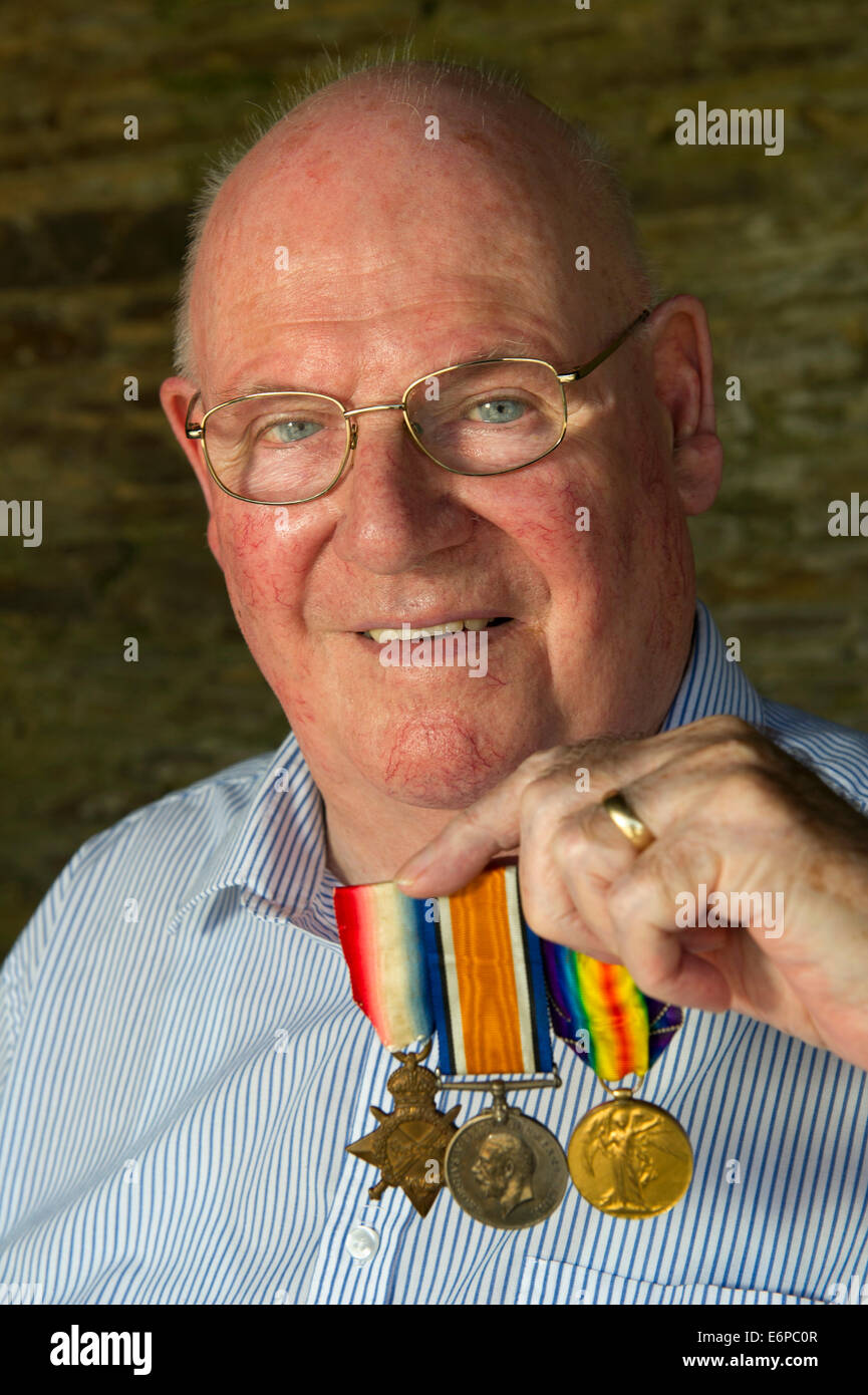 Ken Paynter sitting in the Thunderbox Room (lavatory) of the Lost ...