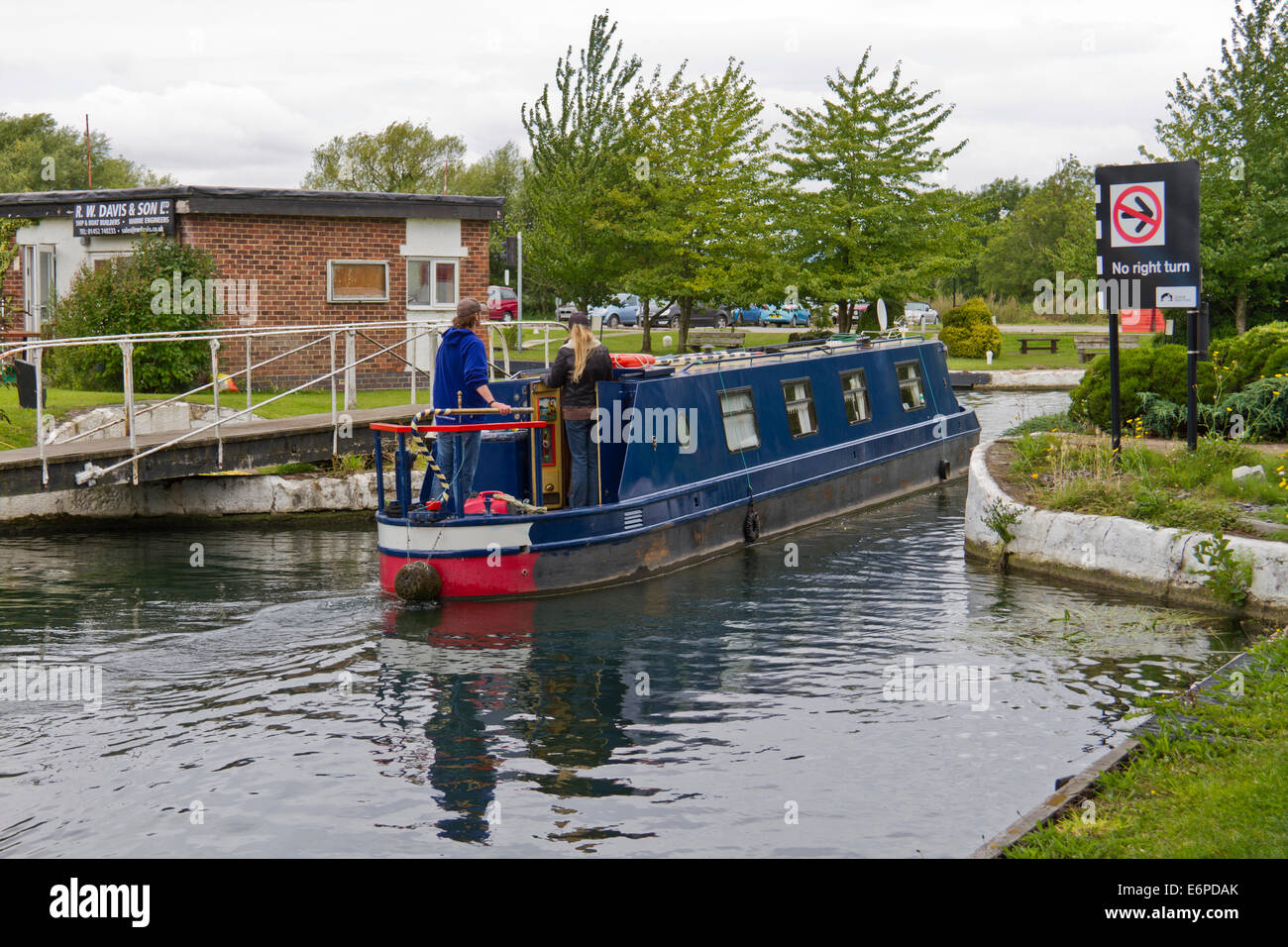 Slimbridge gloucestershire sharpness canal hi-res stock photography and ...