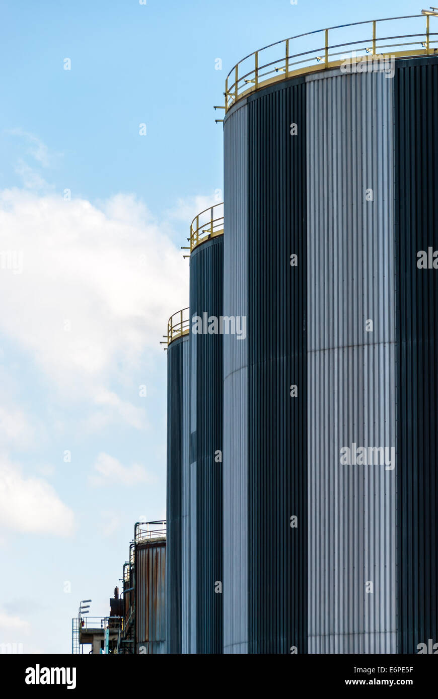 Shell oil tanks hi-res stock photography and images - Alamy