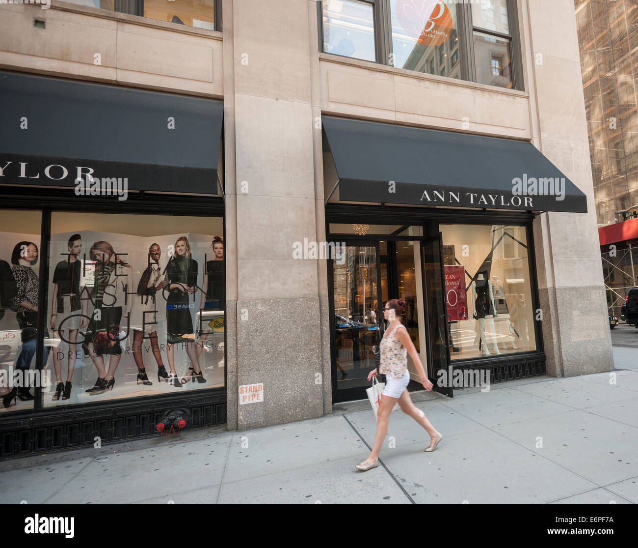 An Ann Taylor store on Fifth Avenue in New York Stock Photo - Alamy