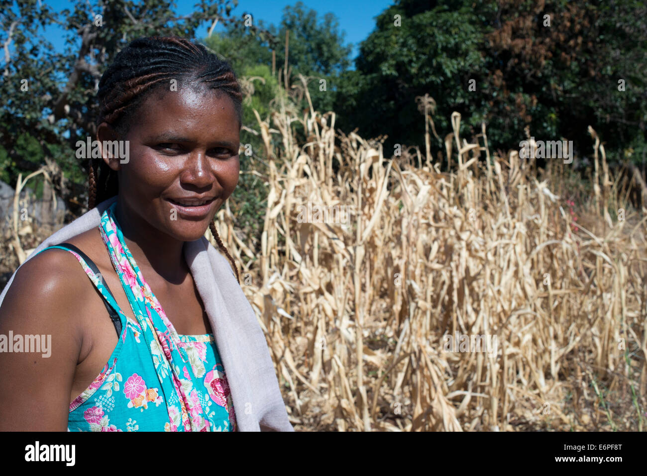 One of the woman guide of Mukuni Village. Mukuni Village – A unique ...