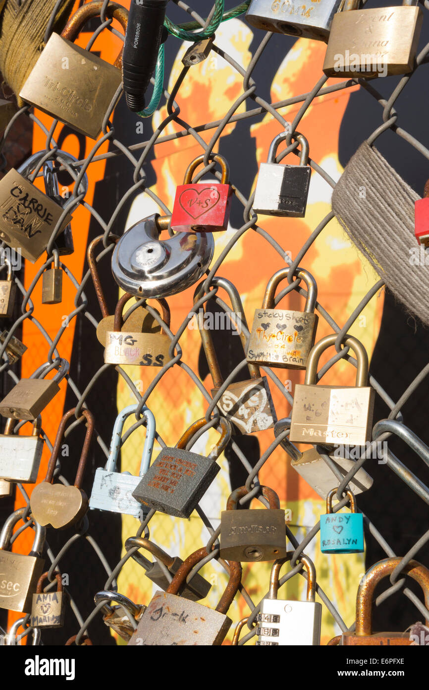 London love locks hi-res stock photography and images - Alamy