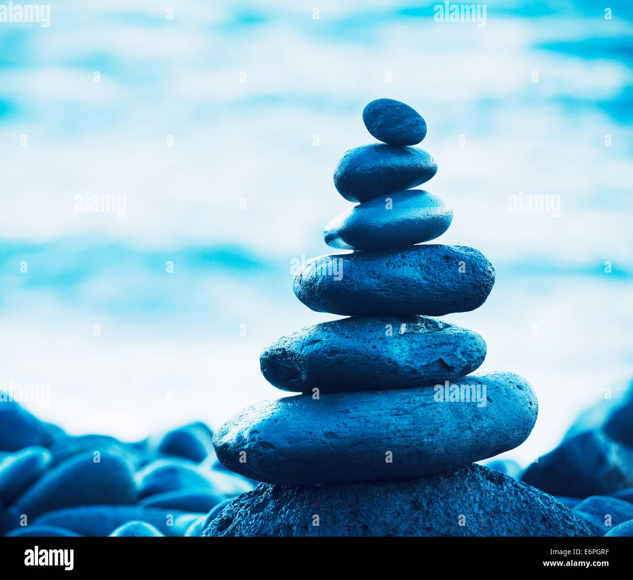 Stone seashore hi-res stock photography and images - Alamy