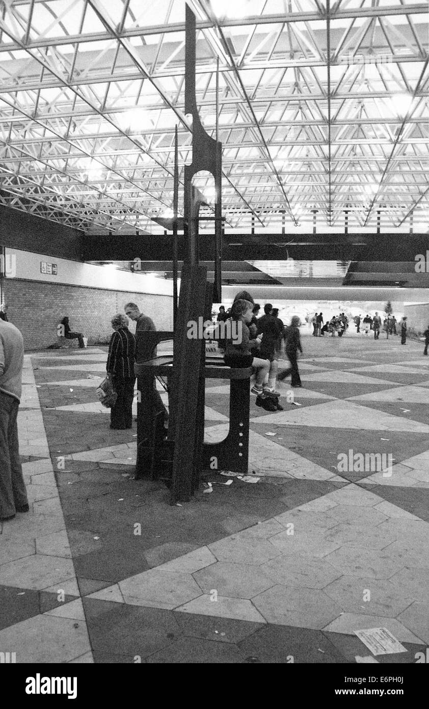 Steel Sculpture at the New Clyde Regional Shopping Centre, 1978 Stock ...