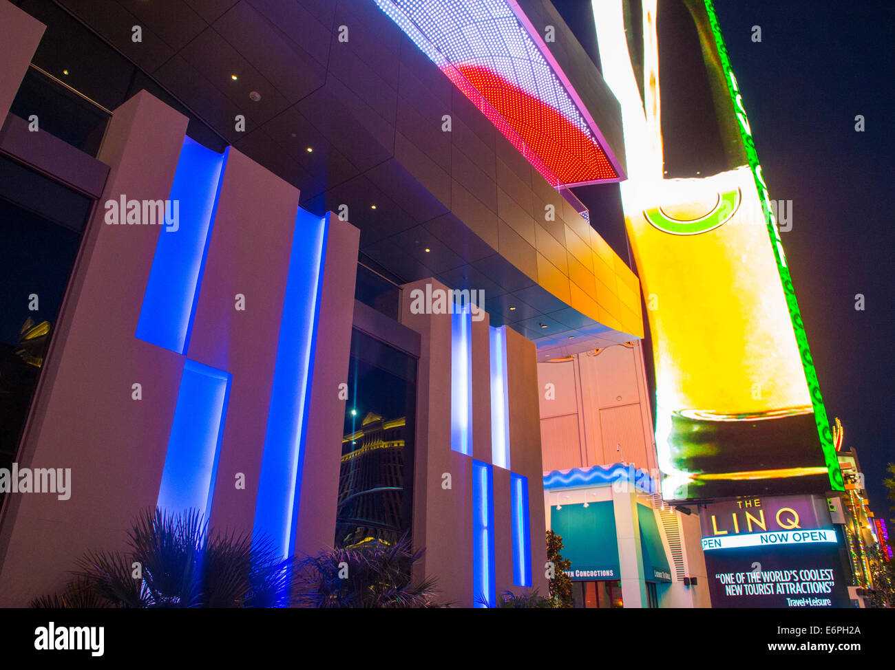 The Linq sign , a dining and shopping district and High Roller at the ...