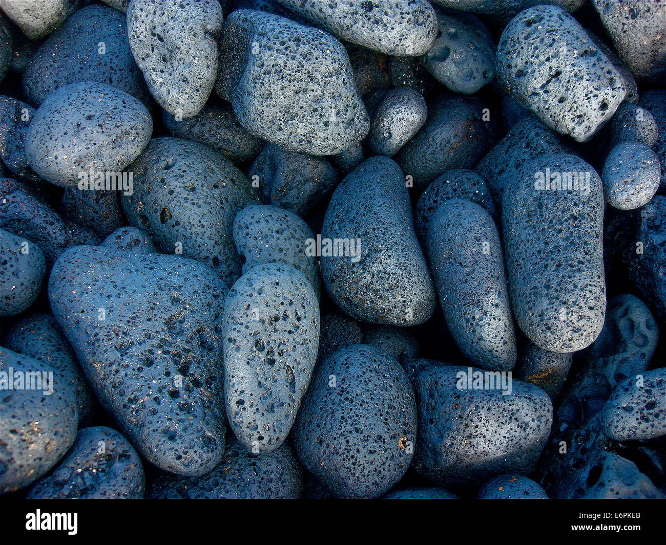 Lava rock shoreline hi-res stock photography and images - Alamy