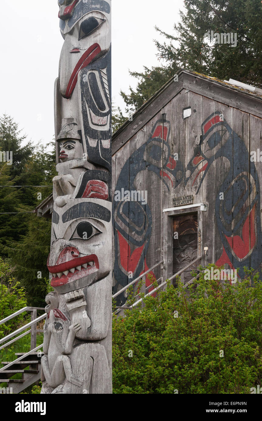 Haida painting hi-res stock photography and images - Alamy