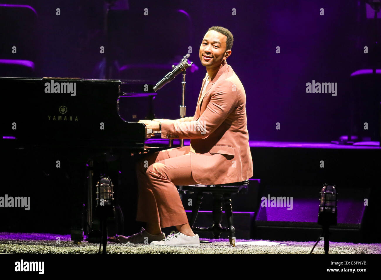 Amphitheater concert 1978 hi-res stock photography and images - Alamy