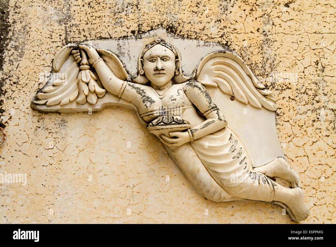 Carved stone angel hi-res stock photography and images - Alamy