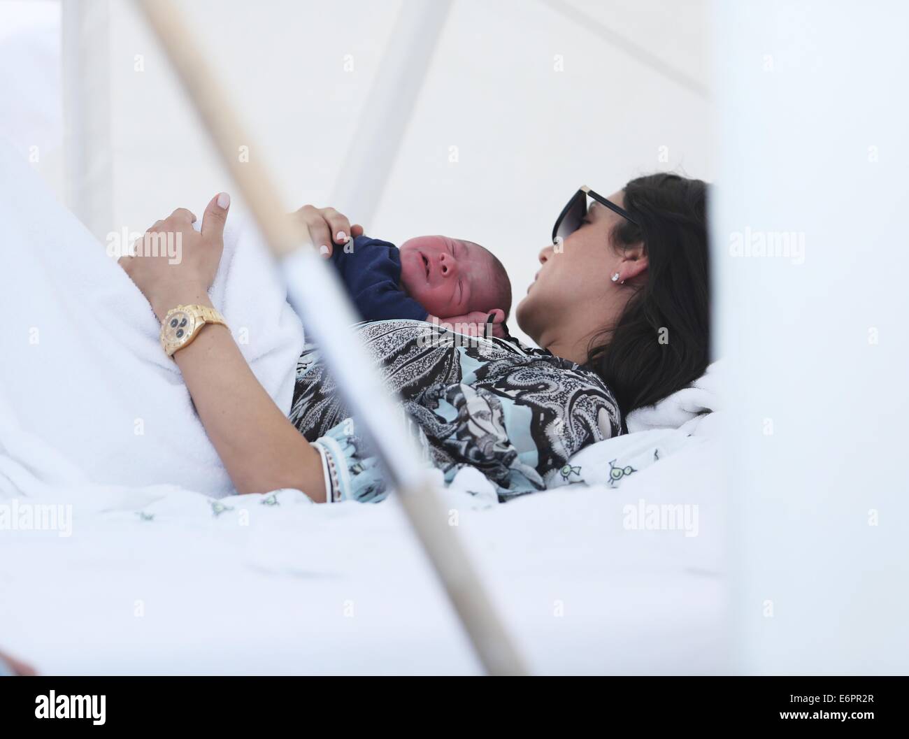 Simon Cowell and Lauren Silverman enjoy some quality time on Miami ...