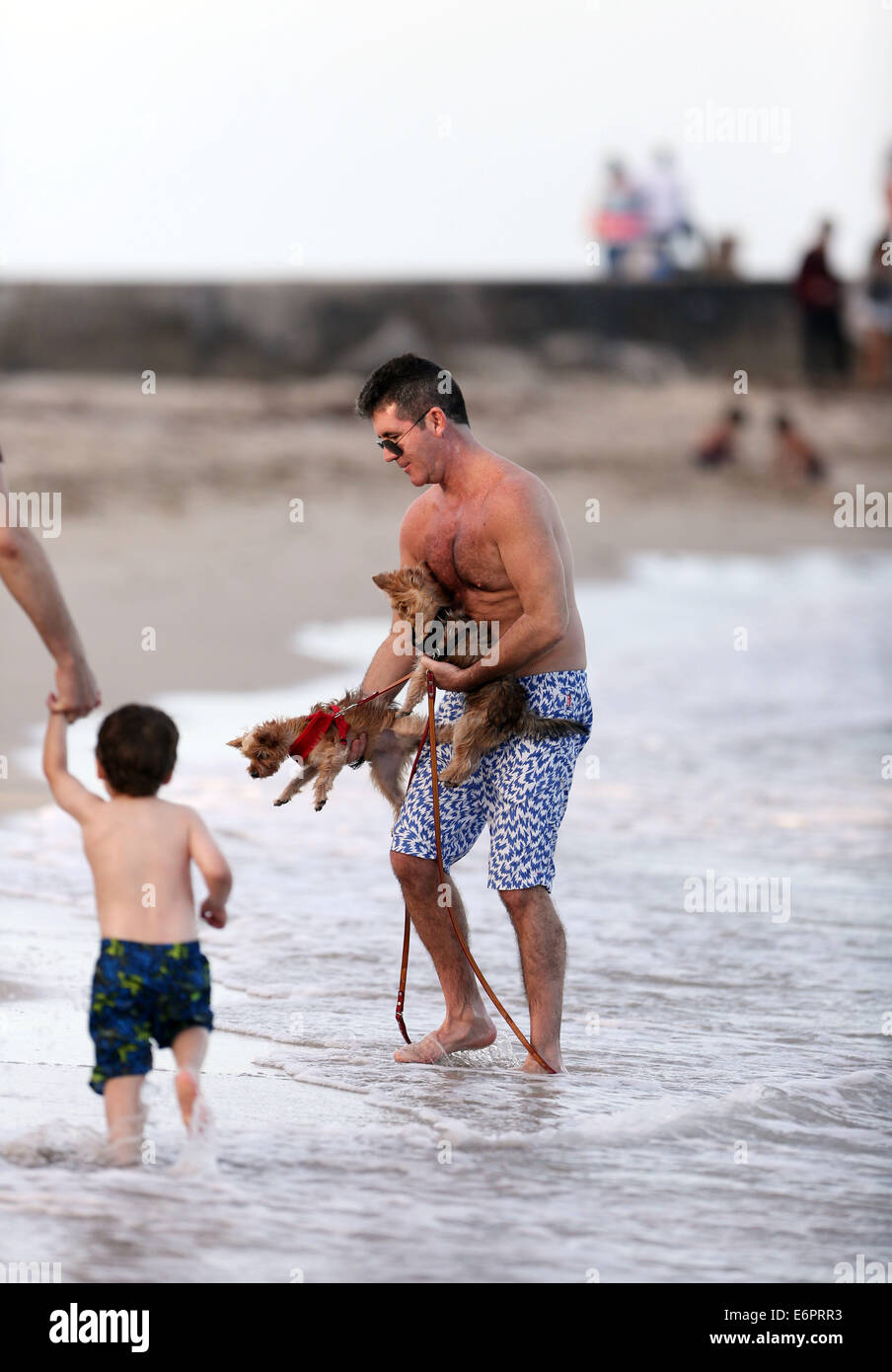 Simon Cowell and Lauren Silverman enjoy some quality time on Miami ...