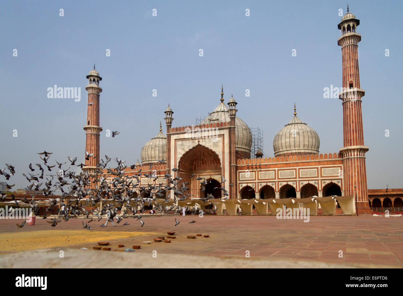 Jama Masjid, full name Masjid-i Jahān-Numā, the principle mosque of Old ...
