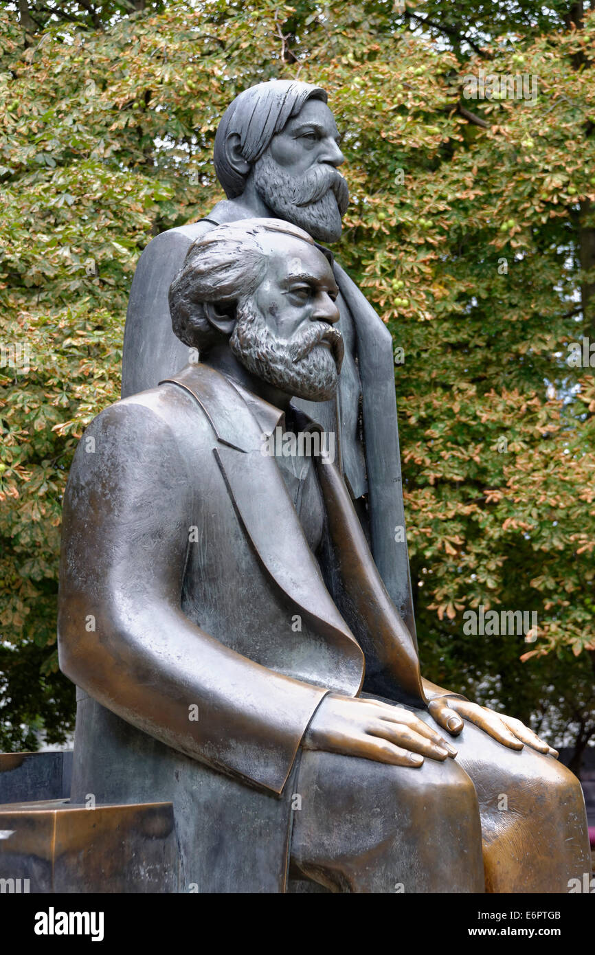 Bronze statues of Karl Marx and Friedrich Engels, Marx-Engels-Forum ...