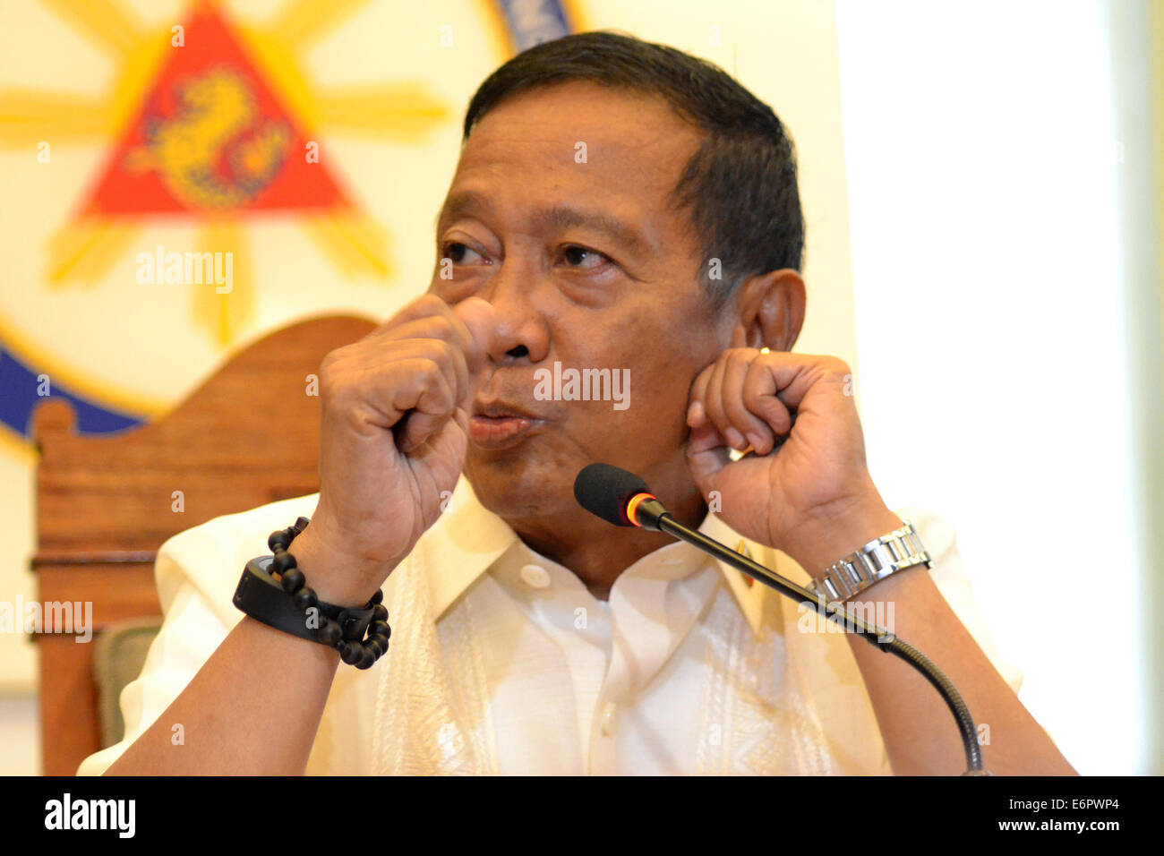 Jejomar Binay the Philippines Vice-President, talks during the press ...