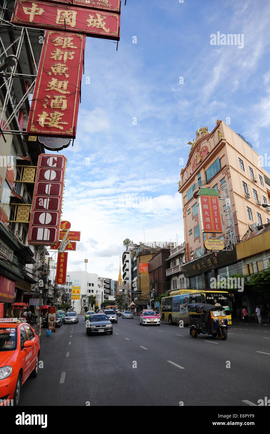 Thanon yaowarat hi-res stock photography and images - Alamy