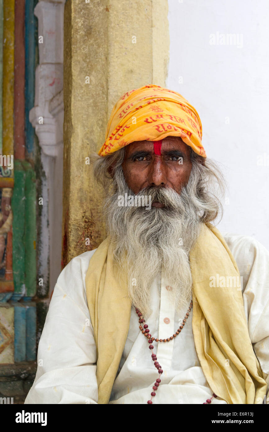 Indian old sadhu baba hi-res stock photography and images - Alamy