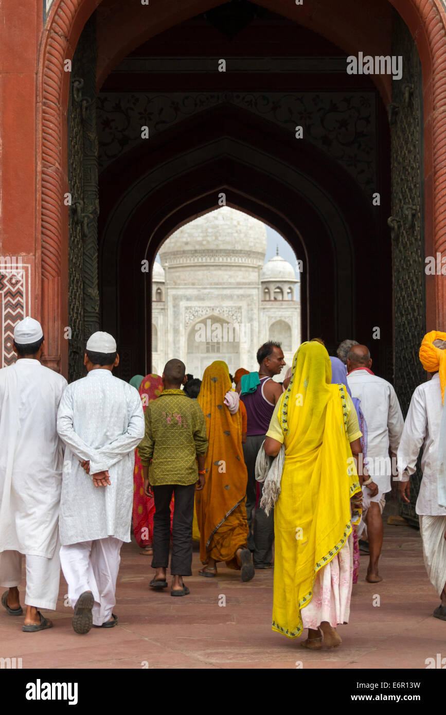 Taj mahal western gate hi-res stock photography and images - Alamy