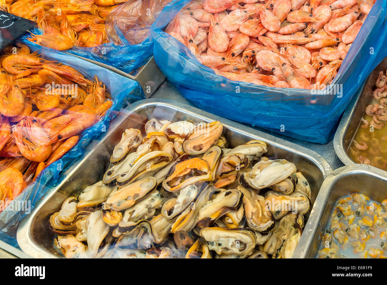 Stall counter hi-res stock photography and images - Alamy