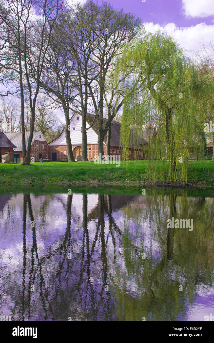 Half timbered barns hi-res stock photography and images - Alamy