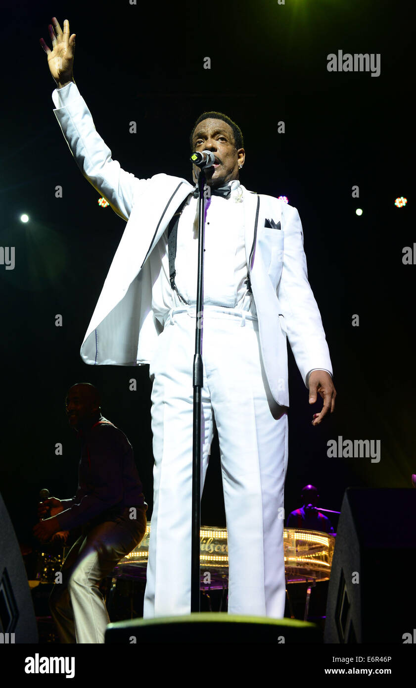 Charlie Wilson performs live at the James L. Knight Center Featuring ...