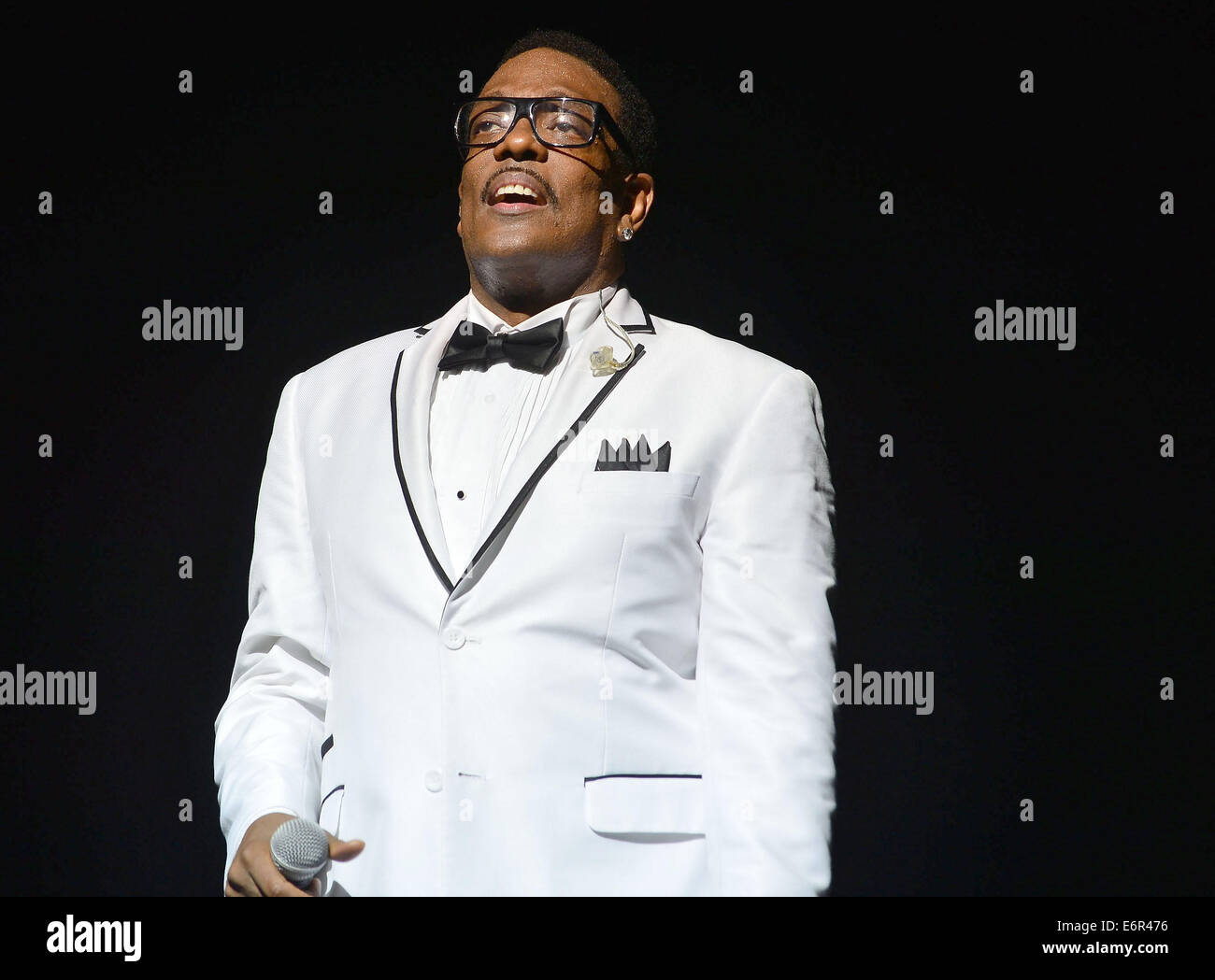 Charlie Wilson performs live at the James L. Knight Center Featuring ...