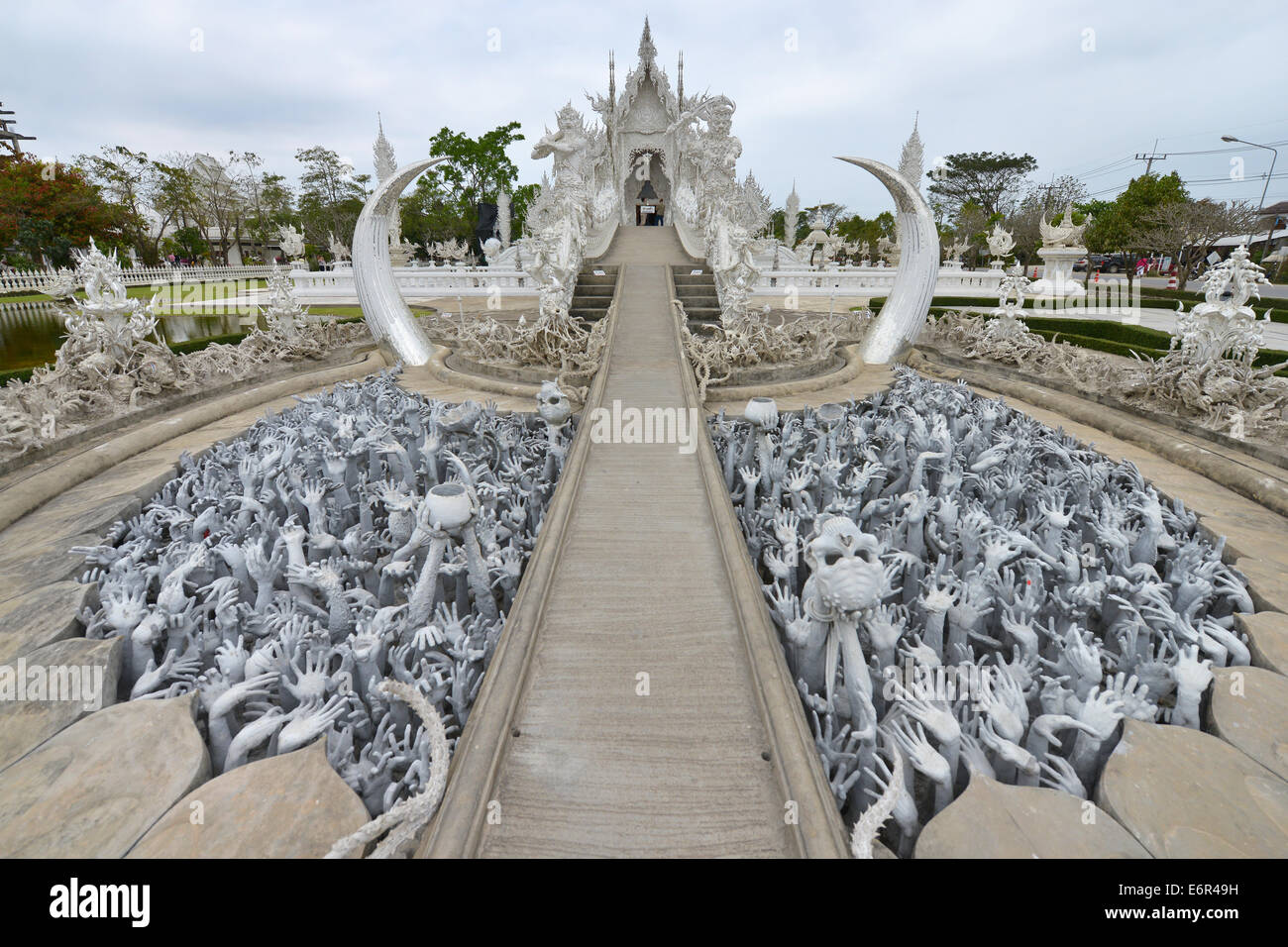 Wat Rong Khun, White Temple in Chiang Rai, Thailand Stock Photo - Alamy