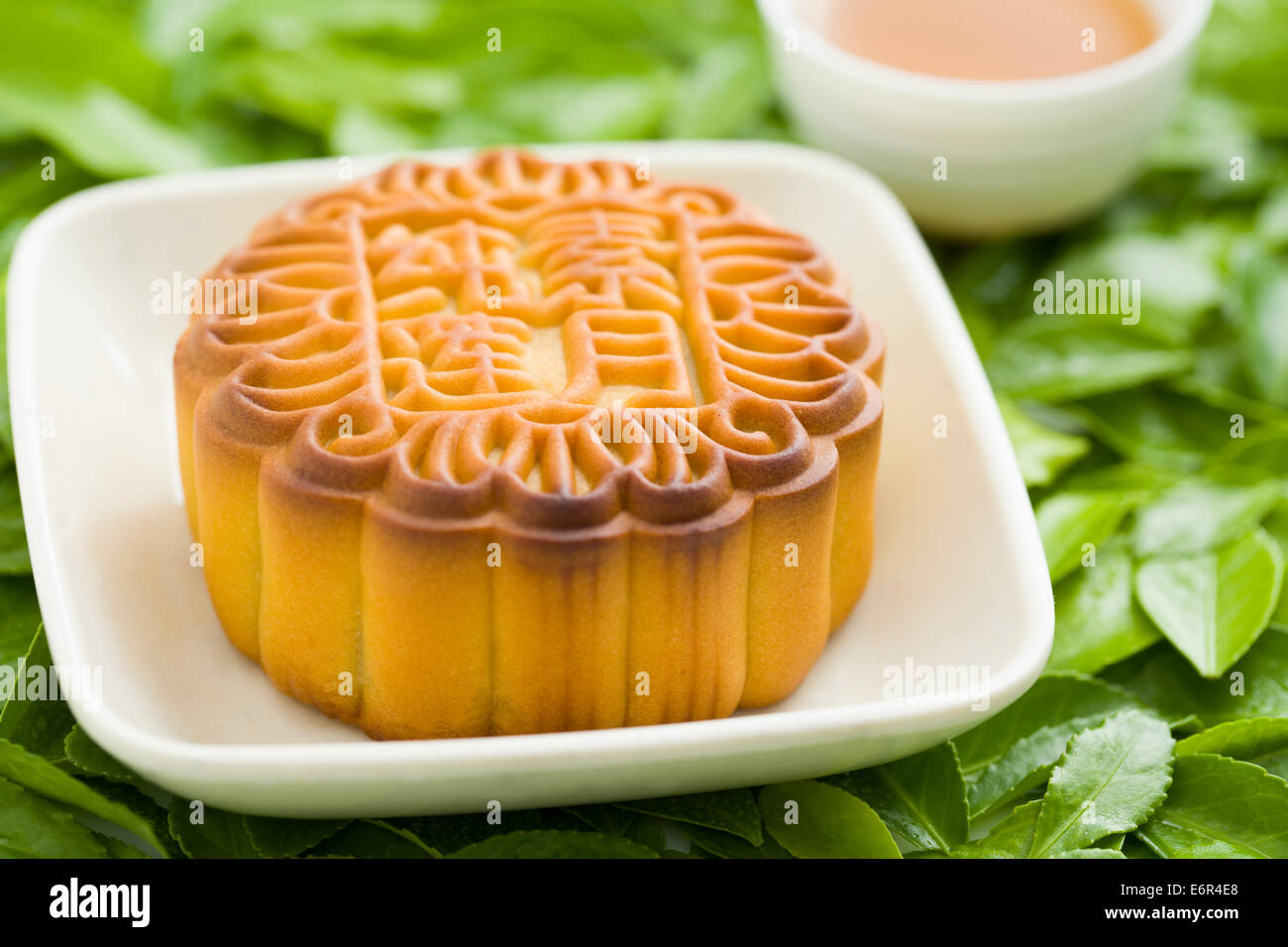 Mooncake and tea Stock Photo - Alamy