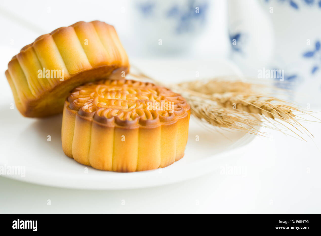 Color mooncakes hi-res stock photography and images - Alamy