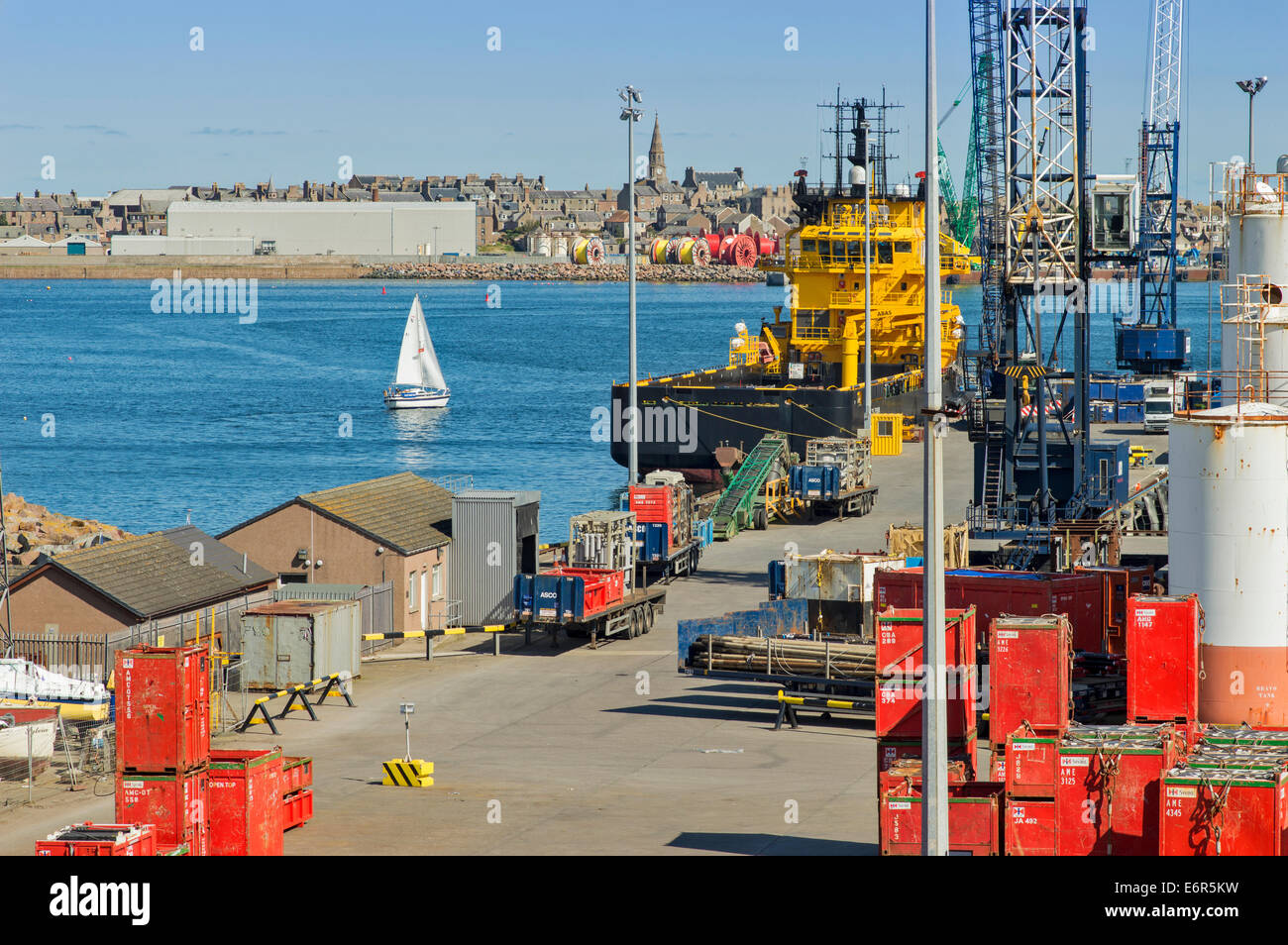PETERHEAD HARBOUR ABERDEENSHIRE SCOTLAND THE SERVICE AREA AND A MOORED ...