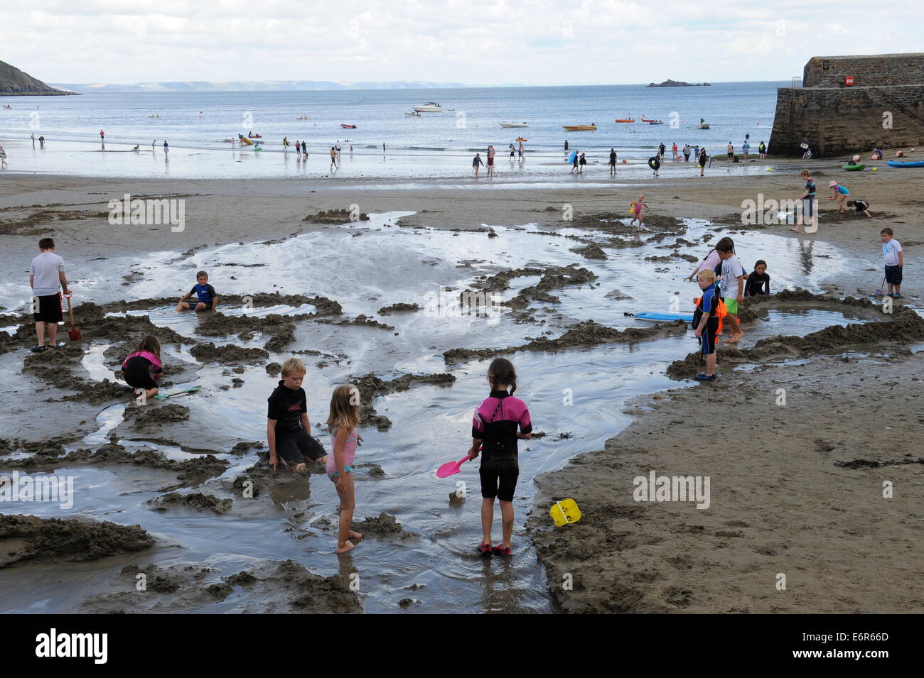 Holiday makers on the beach at Gorran Haven in Cornwall, uk Stock Photo ...