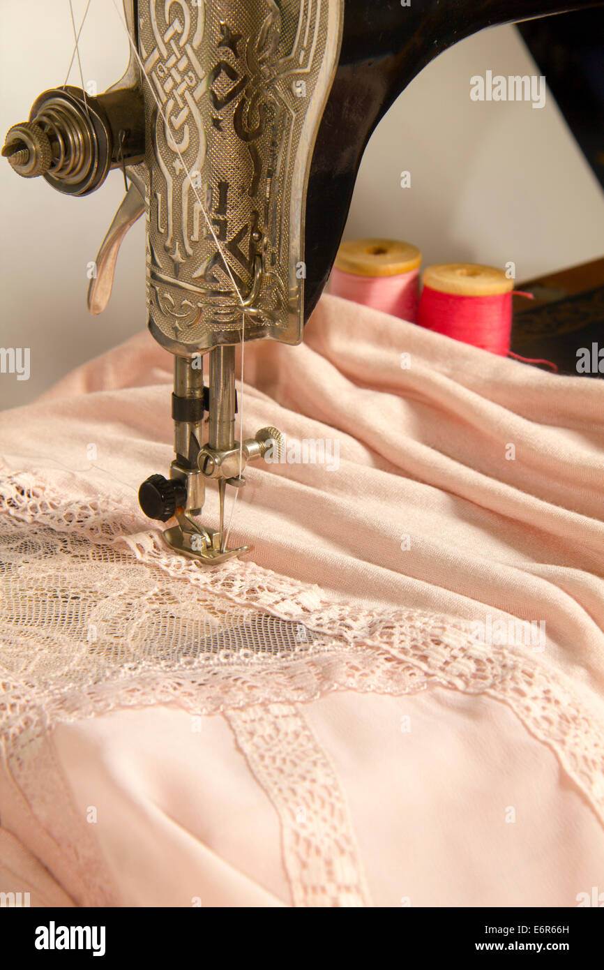 Garment lace making machine hi-res stock photography and images - Alamy