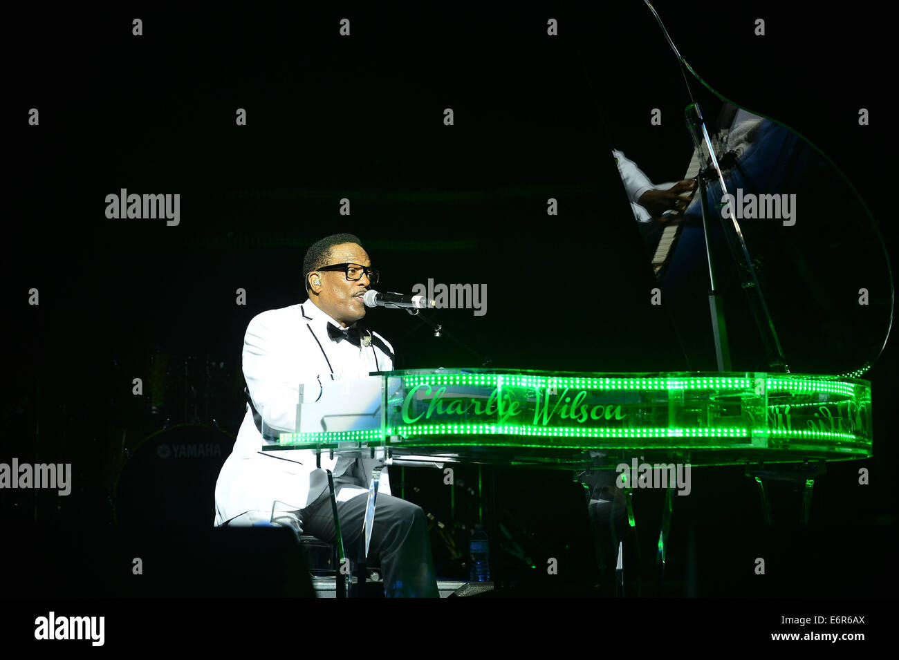 Charlie Wilson performs live at the James L. Knight Center Featuring ...
