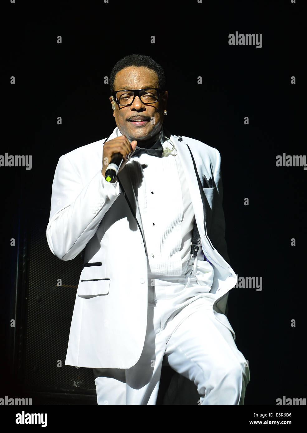 Charlie Wilson performs live at the James L. Knight Center Featuring ...