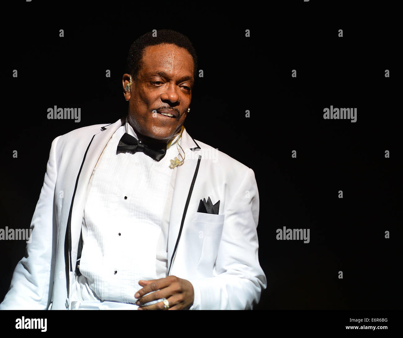 Charlie Wilson performs live at the James L. Knight Center Featuring ...