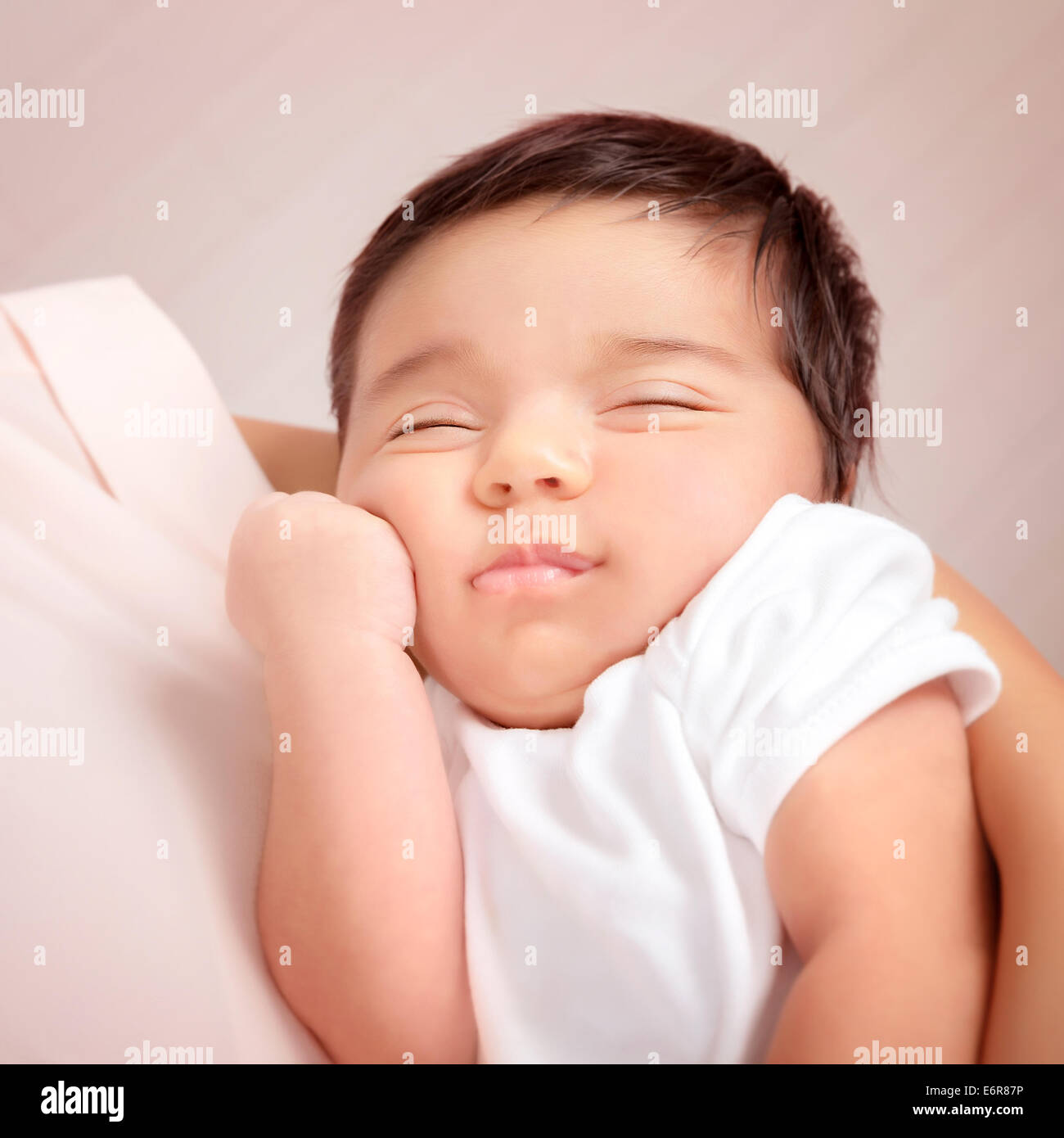 Arabic child sleeping hi-res stock photography and images - Alamy